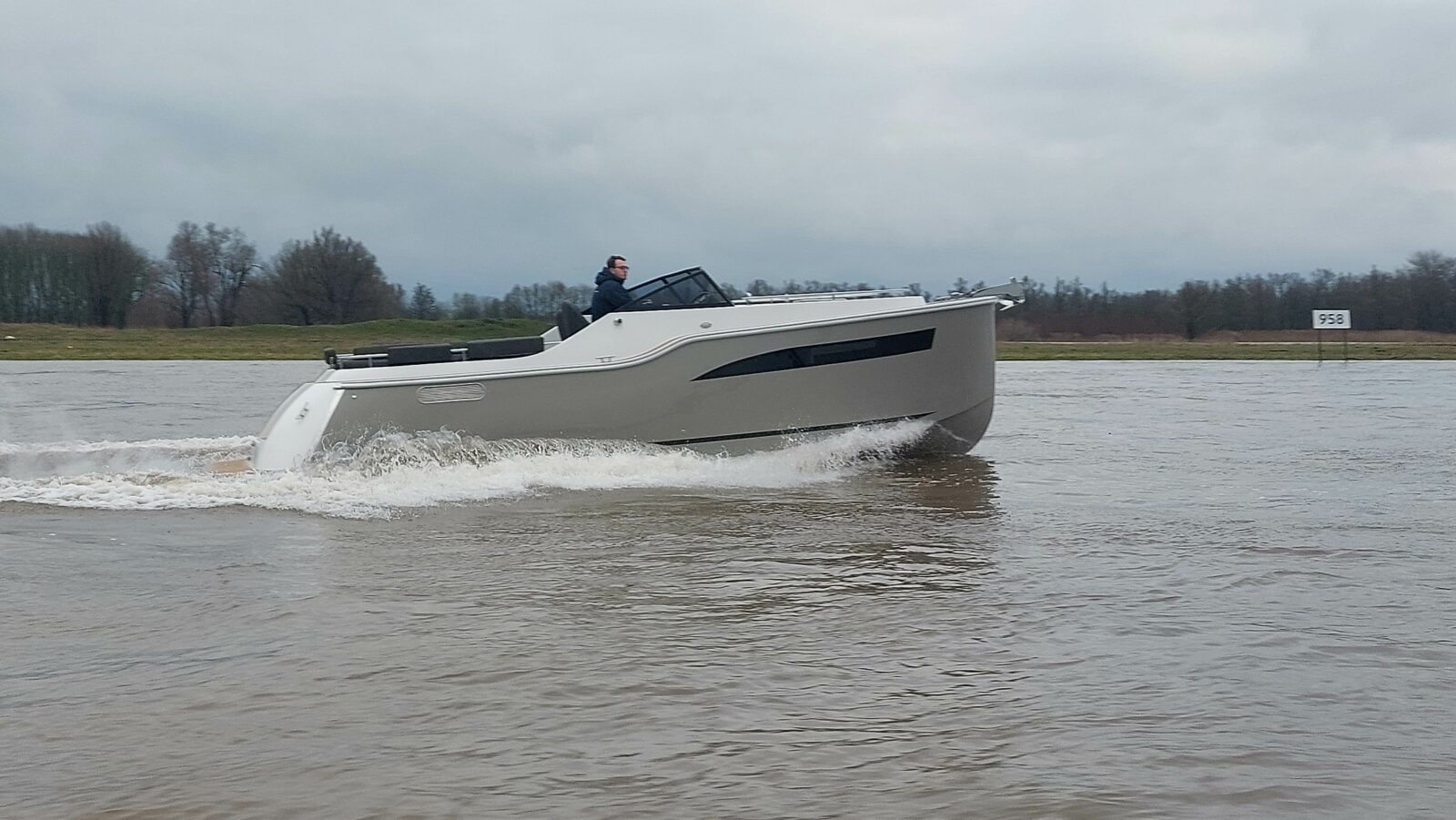 Maxima 920 retro cabin from Marine Tech #1 for Maxima Boat Sales