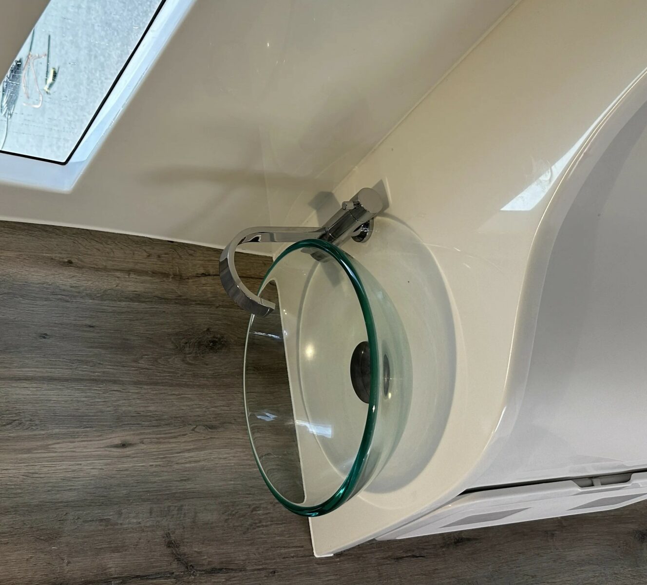 Heads compartment sink - Marine Tech